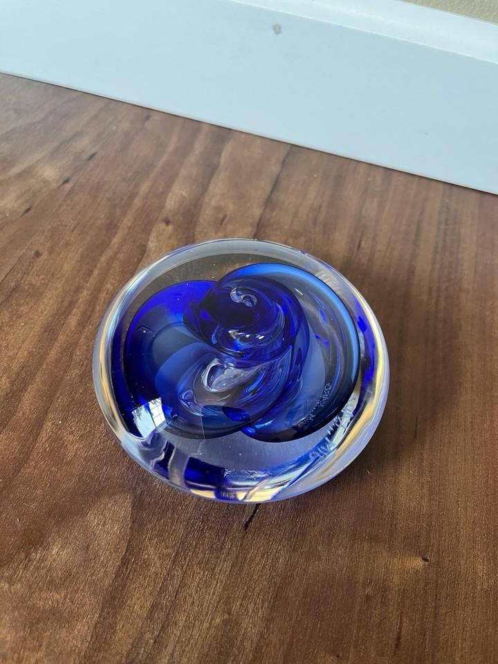 Jim Karg Signed Paperweight Blue Swirls Controlled Bubbles Round Squat ...