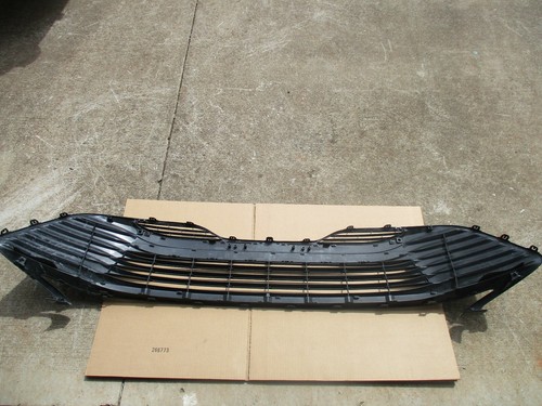 2018 2019 TOYOTA CAMRY LOWER BUMPER GRILLE GRILL OEM 53113-06010 | eBay