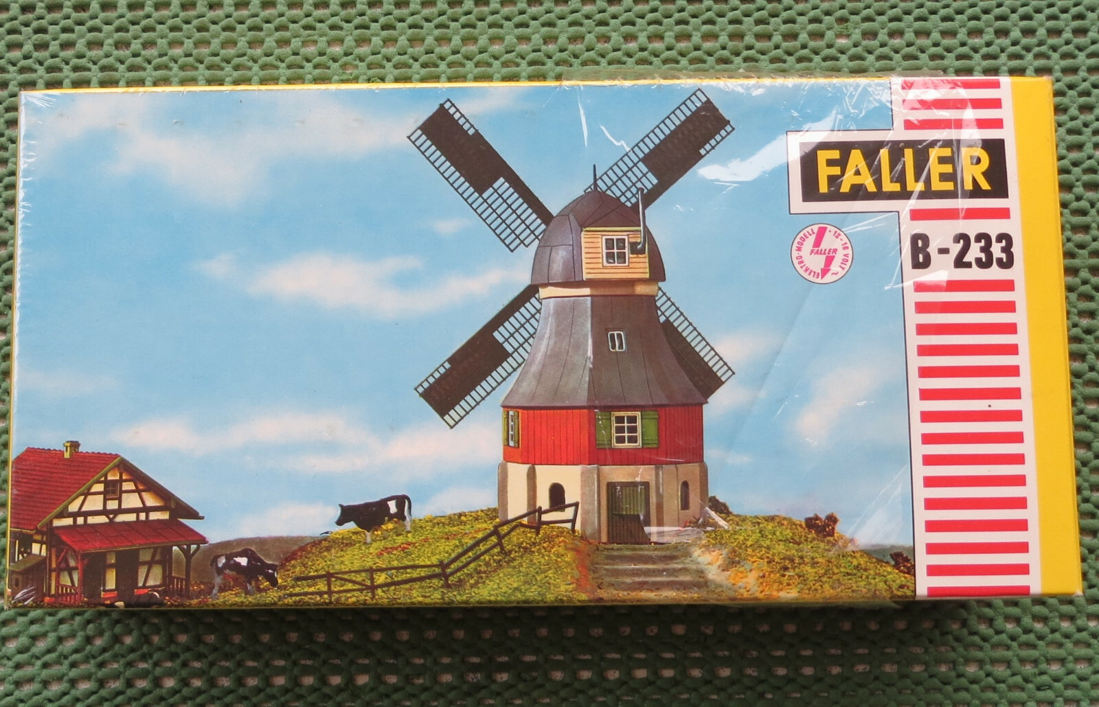 HO 00 OO Gauge Windmill With Working Motorised Turning Sails FALLER B ...