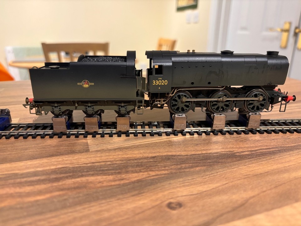 Hornby R2344B Class Q1 Locomotive '33020' DCC Fitted with Stay Alive ...