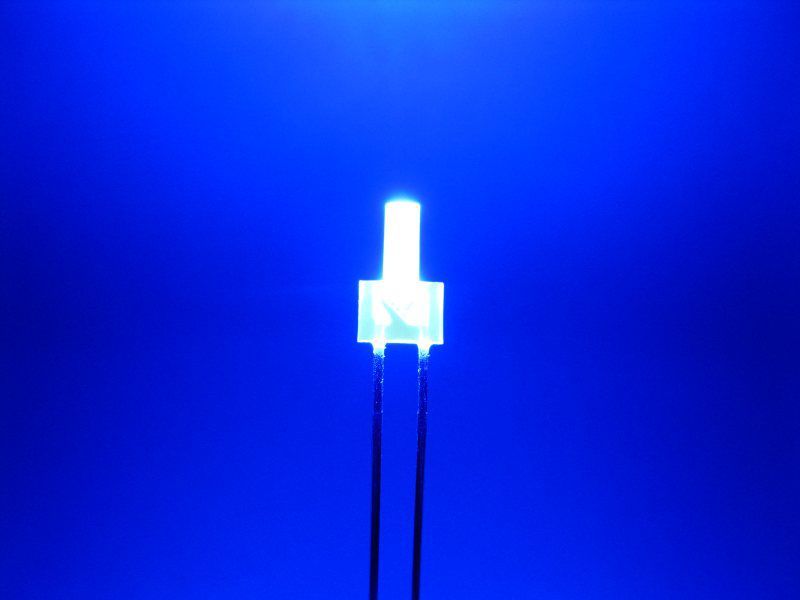 10 Tower LED 2mm- blau 2,4V diffus -Mini LED eingefärbtes Gehäuse ...