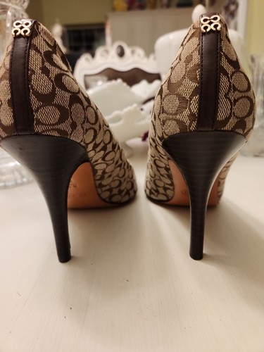 Beautiful COACH-Ellin SIGNATURE JACQUARD PUMPS Org.$ 248.00 Like Newwww ...