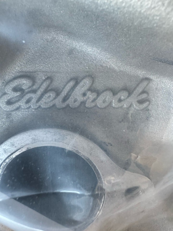 Edelbrock 2101 Performer Intake Manifold 1955-1986 Chevy SBC Dual Plane ...