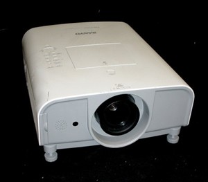 Sanyo PLC-XT20 Pro Xtrax 3LCD Projector 3800 Lumen 1000:1 Contrast 4:3 ...