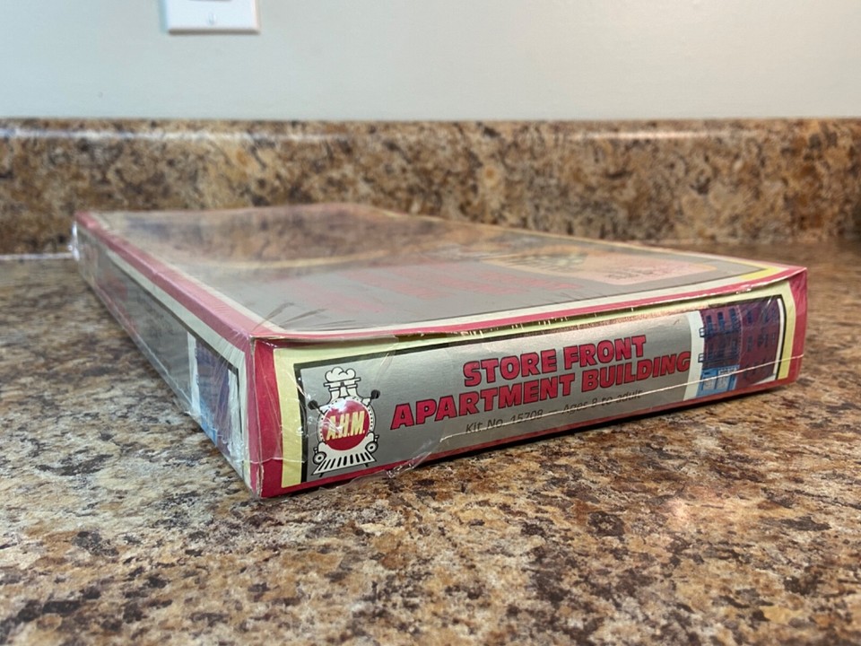 AHM STORE FRONT APARTMENT BUILDING / BARBER SHOP KIT HO SCALE LIGHTED ...