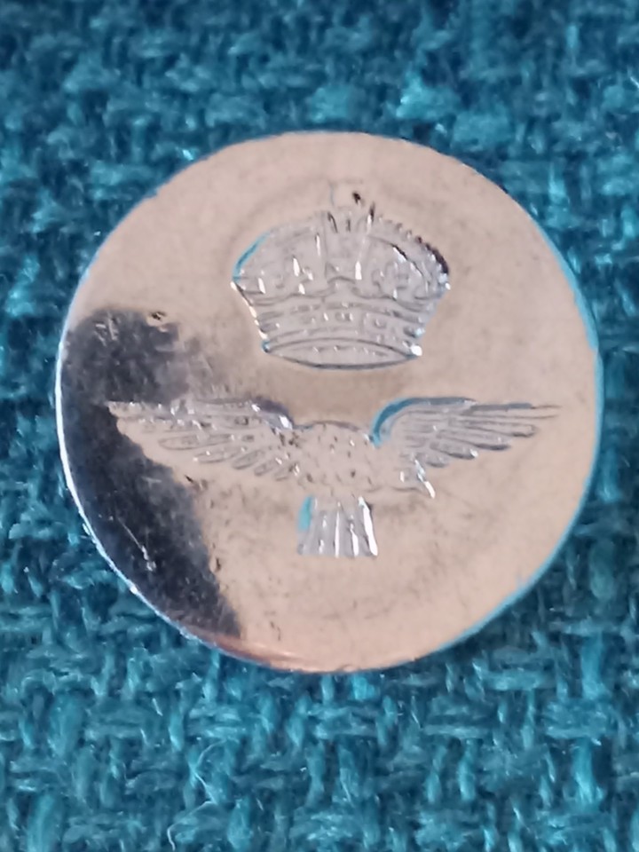 Royal Air Force Blazer Buttons 2 of 16 mm & 4 of 21 mm Engraved RAF ...