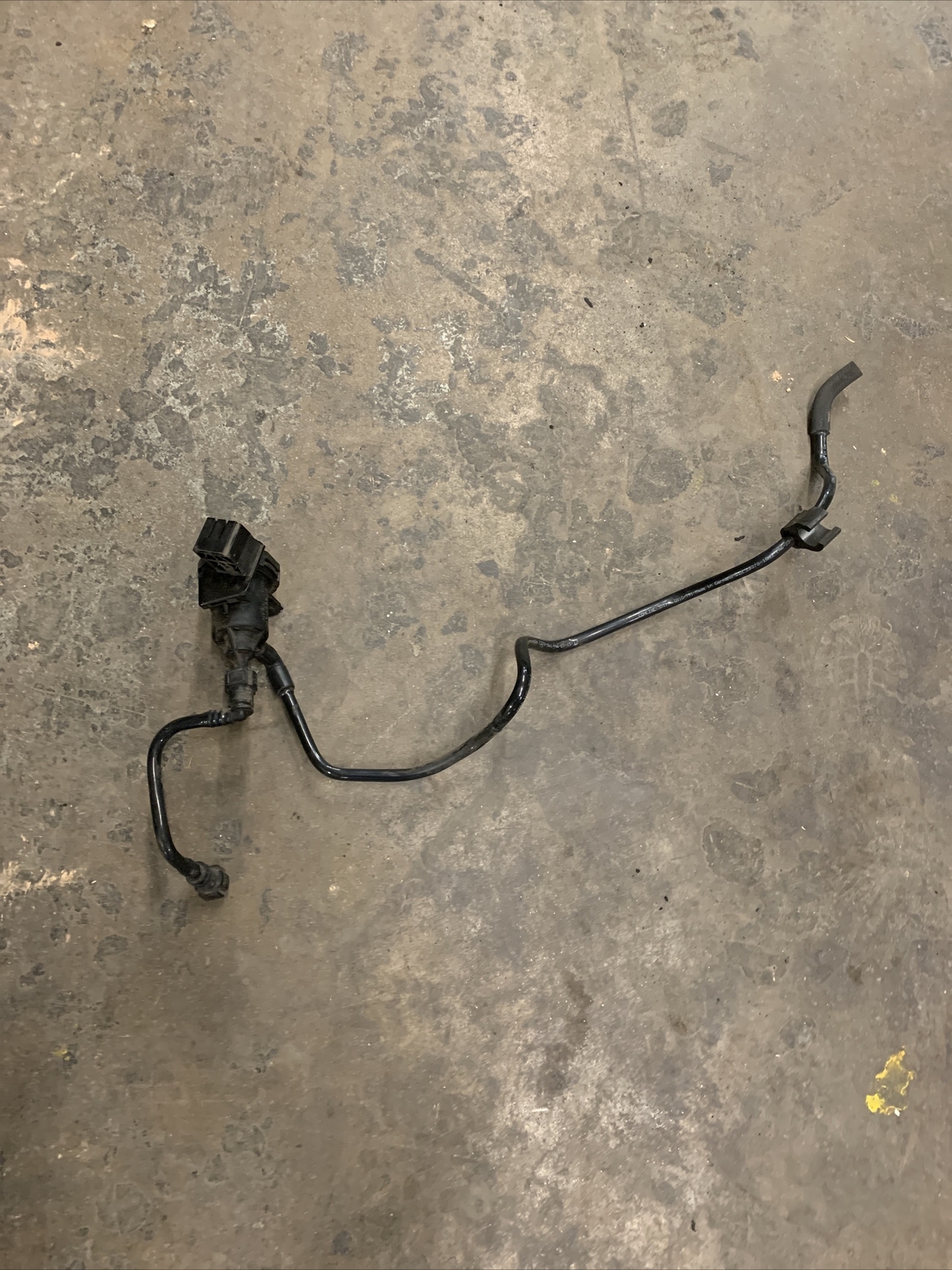 11-18 Mercedes W216 CL550 CLS550 S550 Fuel System Purge Valve ...