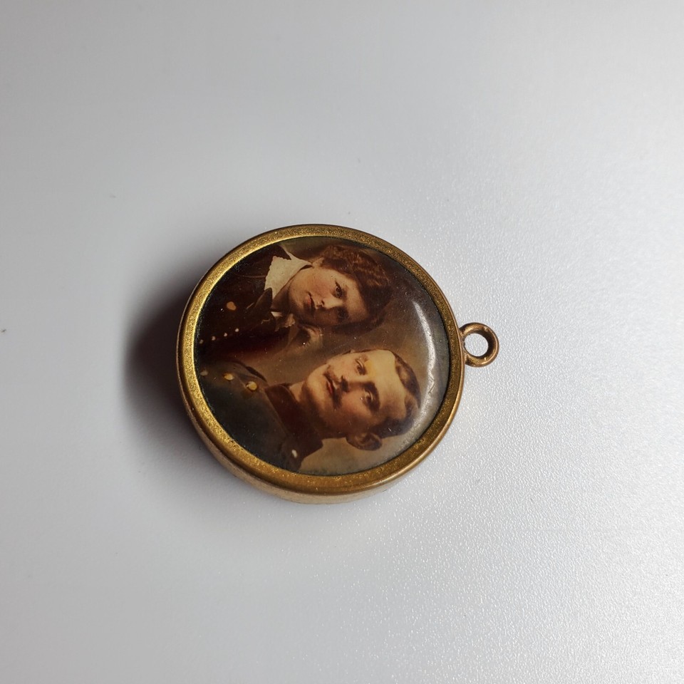 WW1 German Soldier Woman Photo Locket Pendant Hand-Tinted Portrait ...