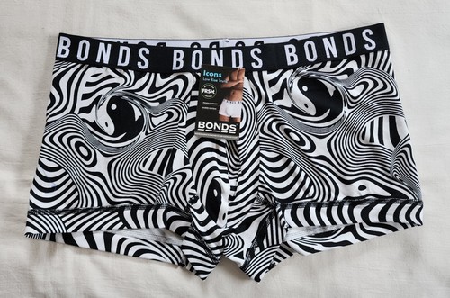 Bonds Mens MWDP OL8 Duality Wave Printed Icons Low Rise Trunk Brief ...