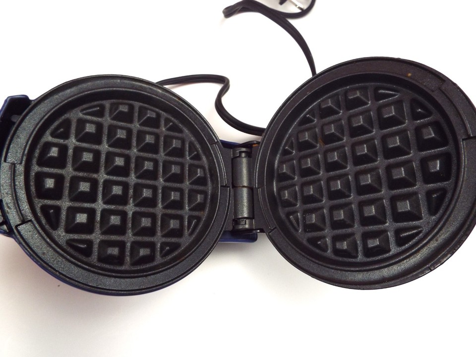 Dash Mini Maker Waffle 4" Cooking Surface Non-Stick 350 Watts | eBay