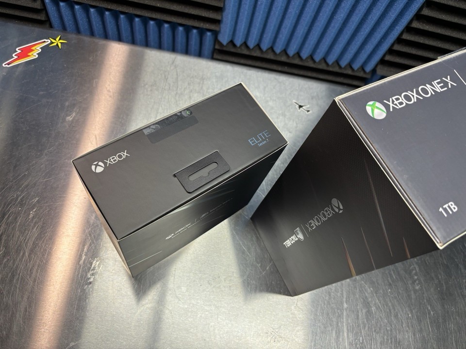 Xbox One X 1TB Taco Bell Edition W/ Elite 2 Controller & Stand ...