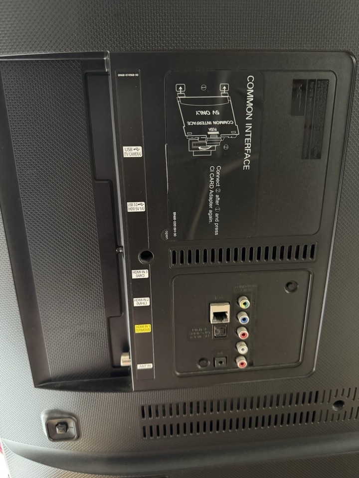 Samsung 48 inch UHD Smart LED TV with light spots | eBay UK