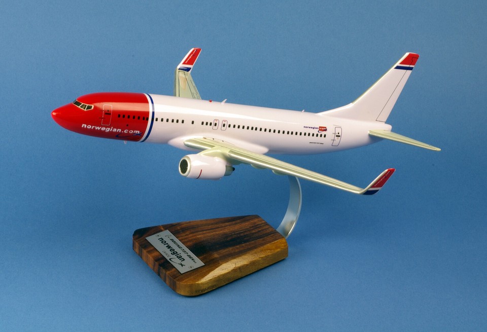 Norwegian Air Shuttle Boeing 737-800 LN-NOQ Desk Display Model 1/100 AV ...