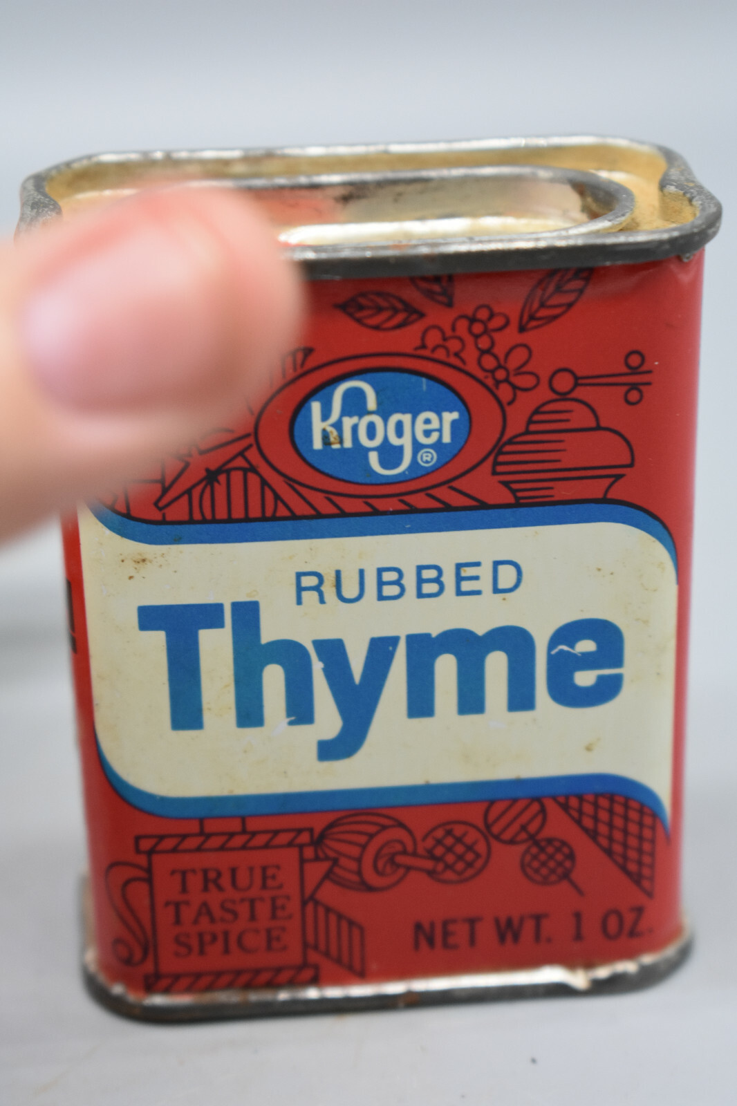 Vintage Kroger "Thyme" Metal Spice Container, 1 oz. Has some inside. | eBay