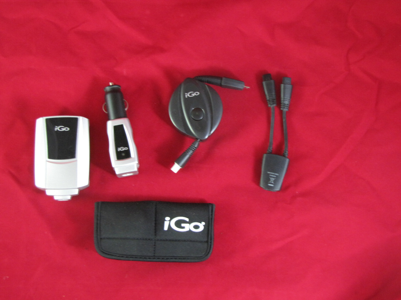iGo 6630031-0300 Adapter Charger w/ Power Cord, Retractable Cord and ...