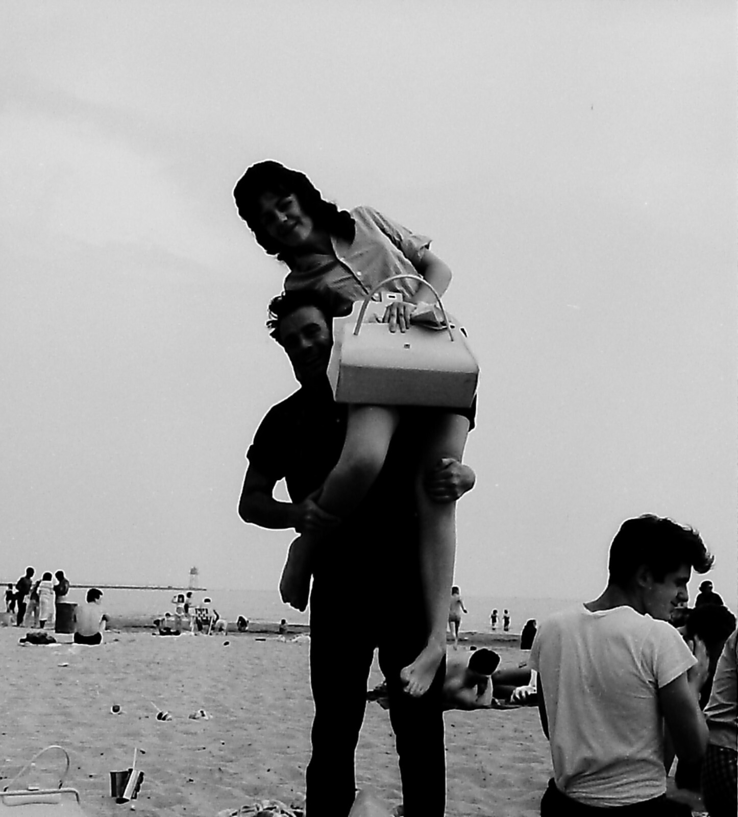 VTG 1950s MEDIUM FORMAT NEGATIVE BEACH SCENE BRUNETTE ON GUY'S ...