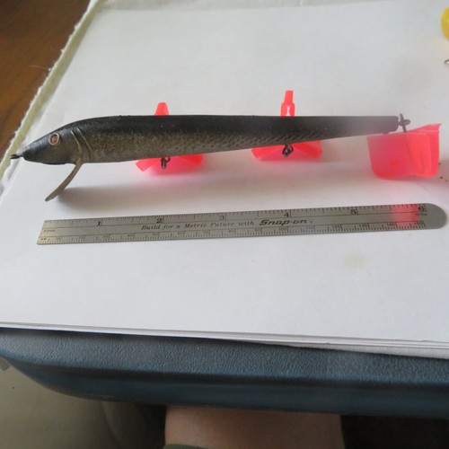 FISHING LURE UNKNOWN 6" MINNOW RED EYE BLACK & SILVER | eBay