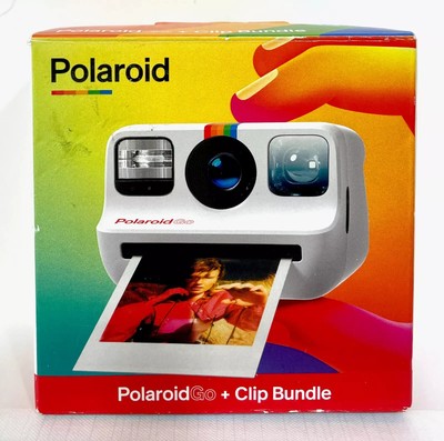 NEW Polaroid Polaroid Go + Clip Bundle Instant Camera (White / Black ...