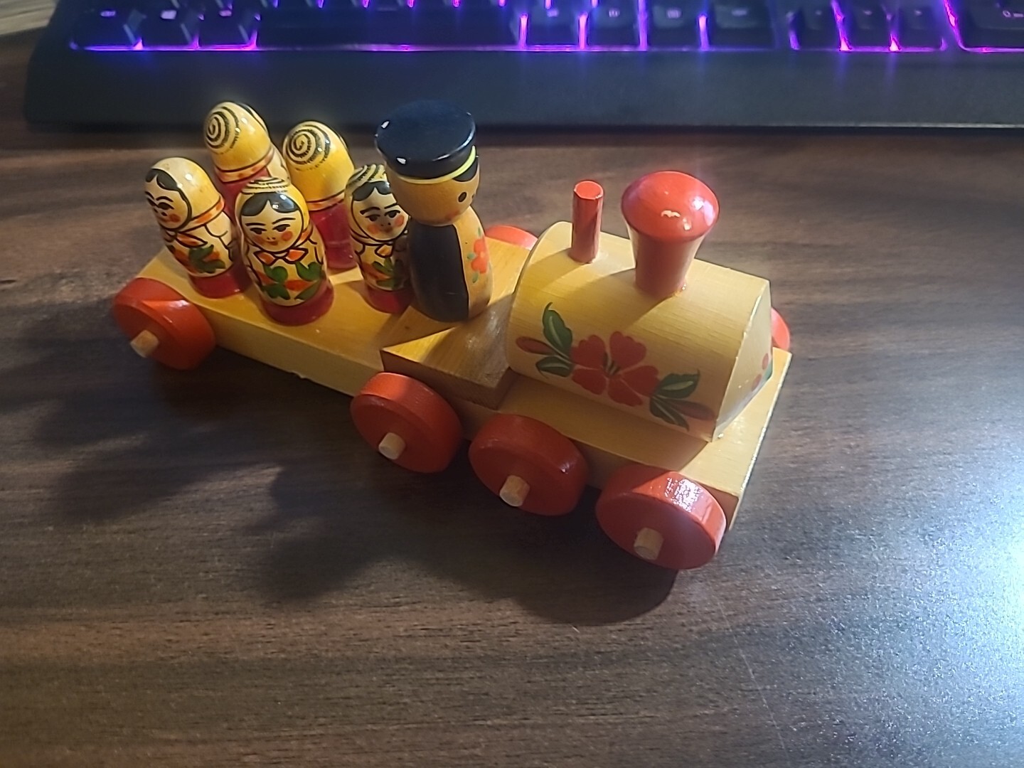 Wooden Train With Russian Babushka Dolls, Matryoshka Vintage | eBay