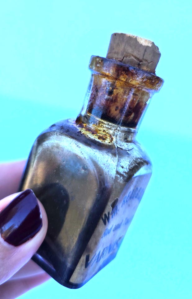 WM. READ & SON'S Rod and Tackle Varnish Glass Bottle w/ Paper Label ...