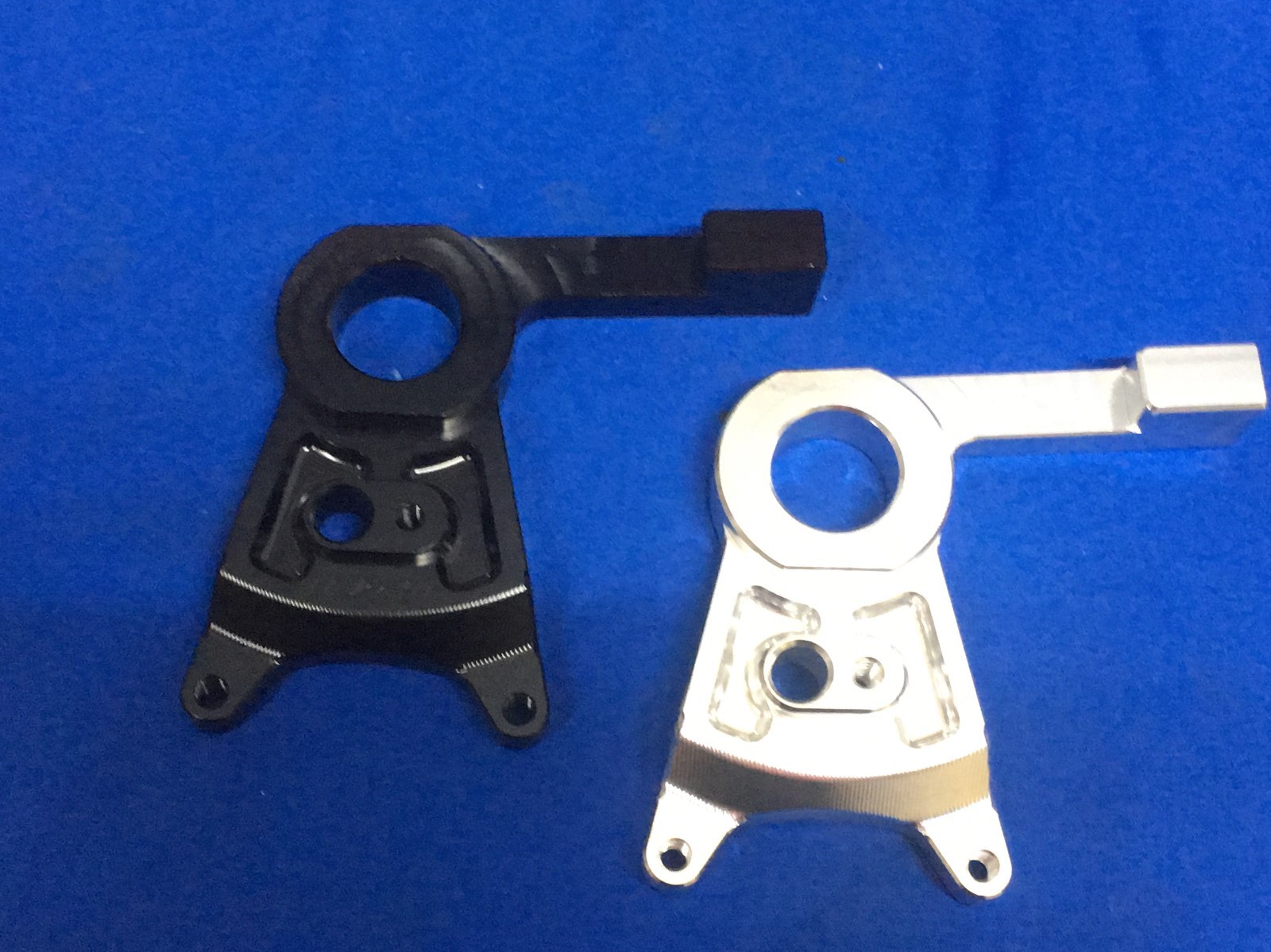 Yamaha 15 18 YZF R1 R1M Brembo 64mm Racing Caliper underslung Bracket ...