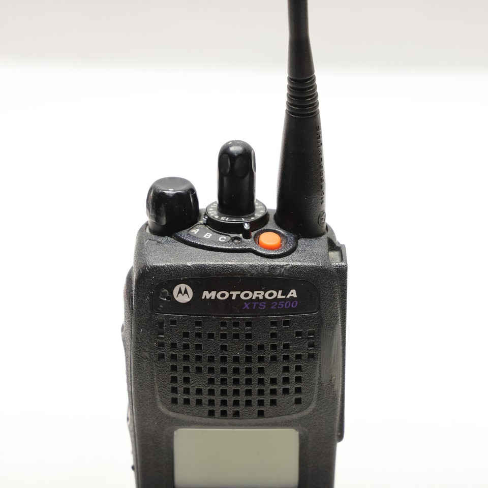 MOTOROLA XTS2500 Model II UHF 450-520Mhz Radio H46SDF9PW6BN w/ Impres2 ...