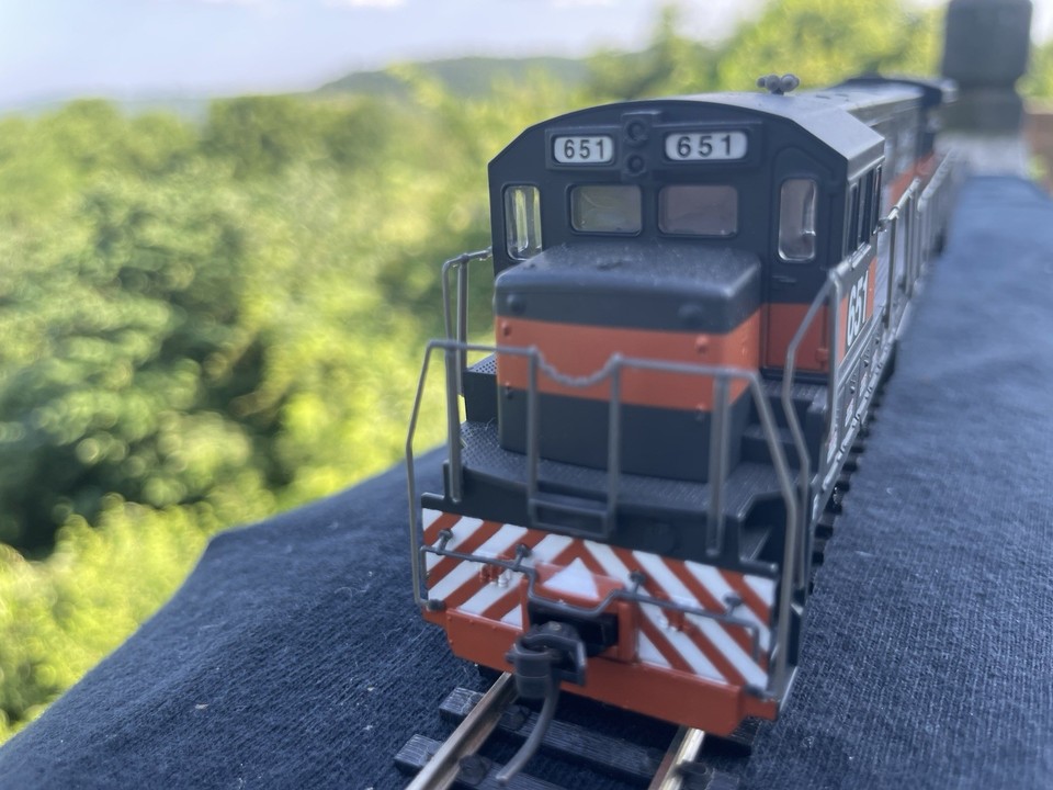 HO Atlas Guilford (D&H) U33C #651, DC, Runs Great | eBay