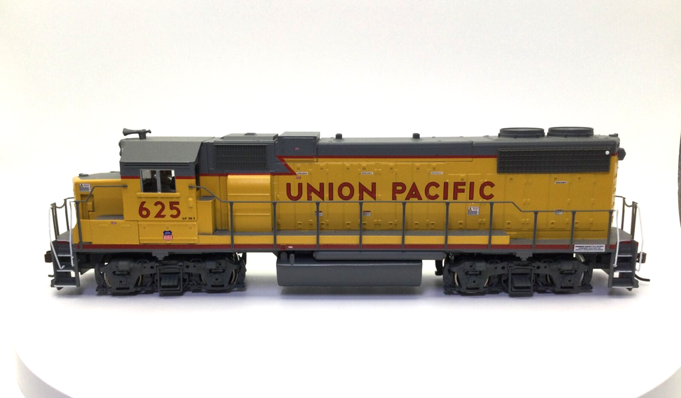 Athearn Union Pacific #625 HO Scale GP 38 Locomotive Custom Decorated ...