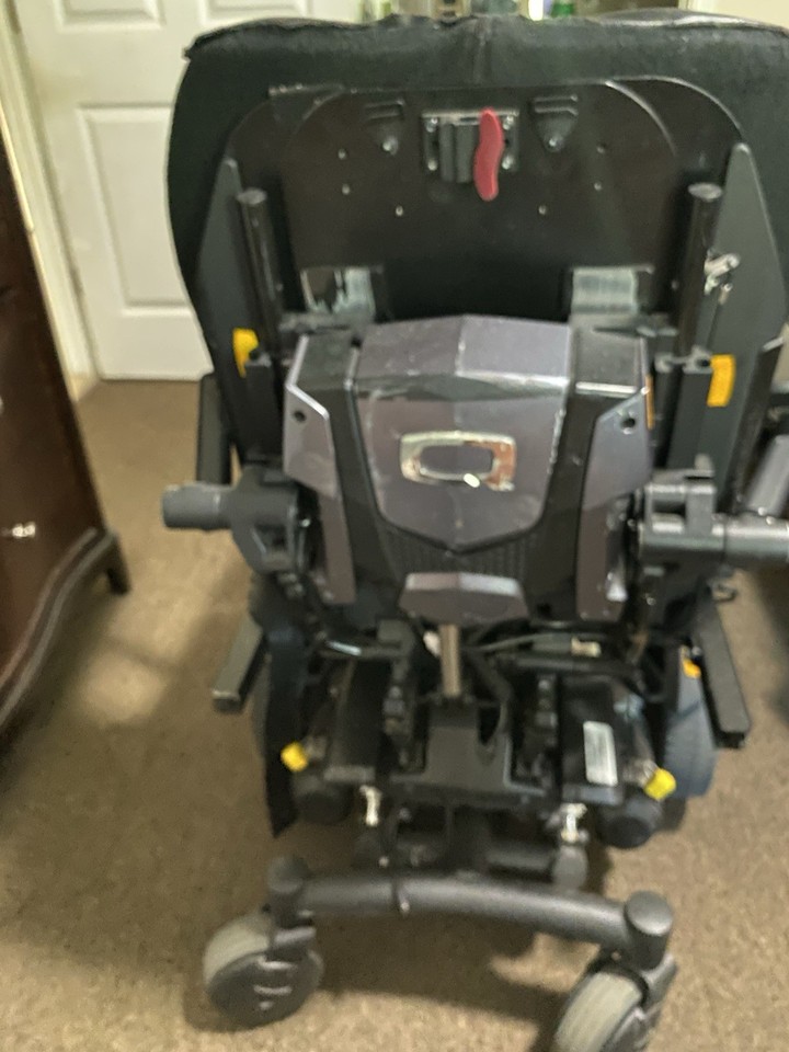 Quantum Edge HD Power Mobility Wheelchair Wide seat Good condition ...