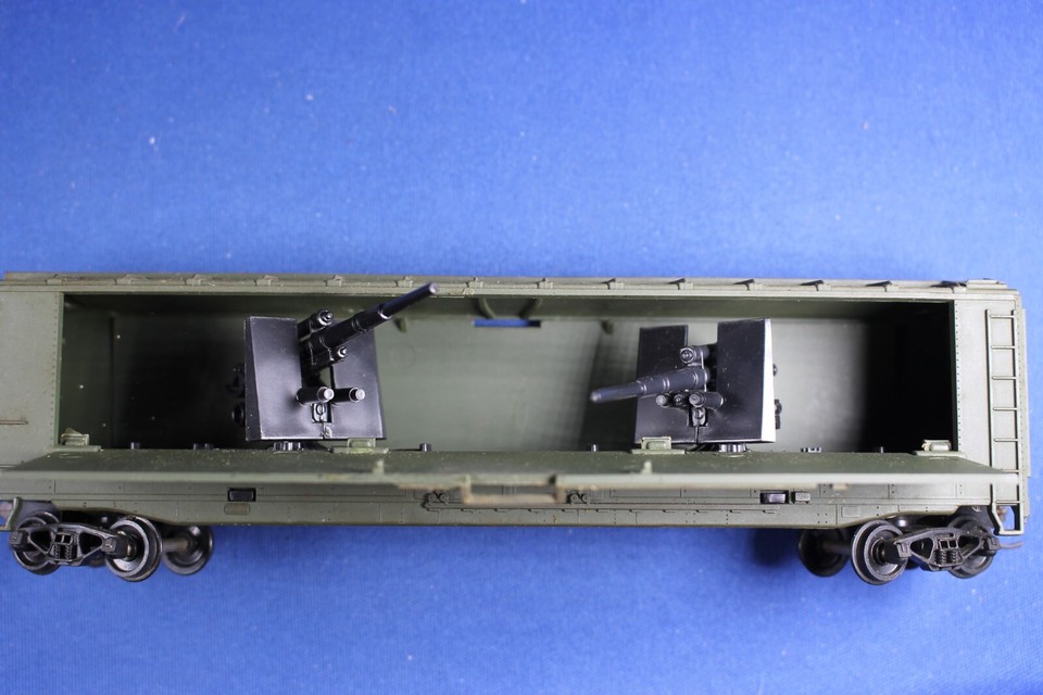 HO Cox #6124 U.S. Army Q Box Car with Cannons - Very Good Condition | eBay