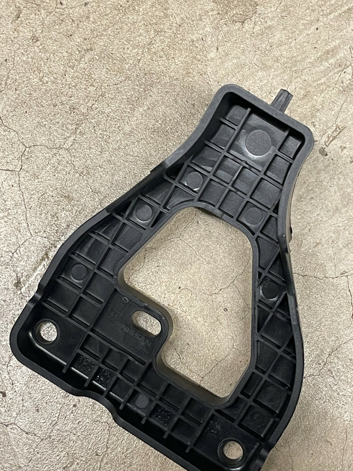 NEW OEM 2013-2020 NISSAN PATHFINDER UPPER BUMPER RETAINER BRACKET | eBay