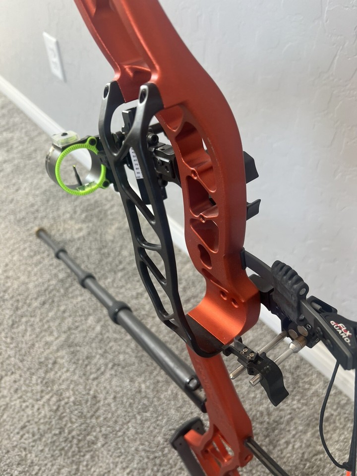 bowtech Fanatic 2.0 XL Target compound bow | eBay