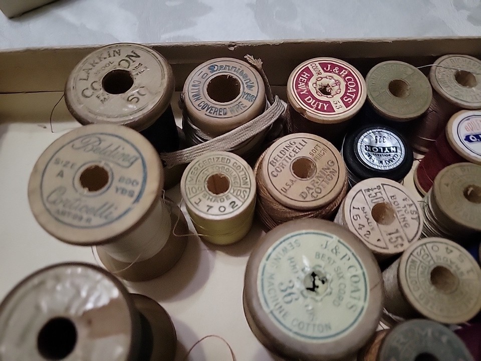 Vintage Lot of 28 Old Wooden Sewing Thread Spools, With Thread On ...