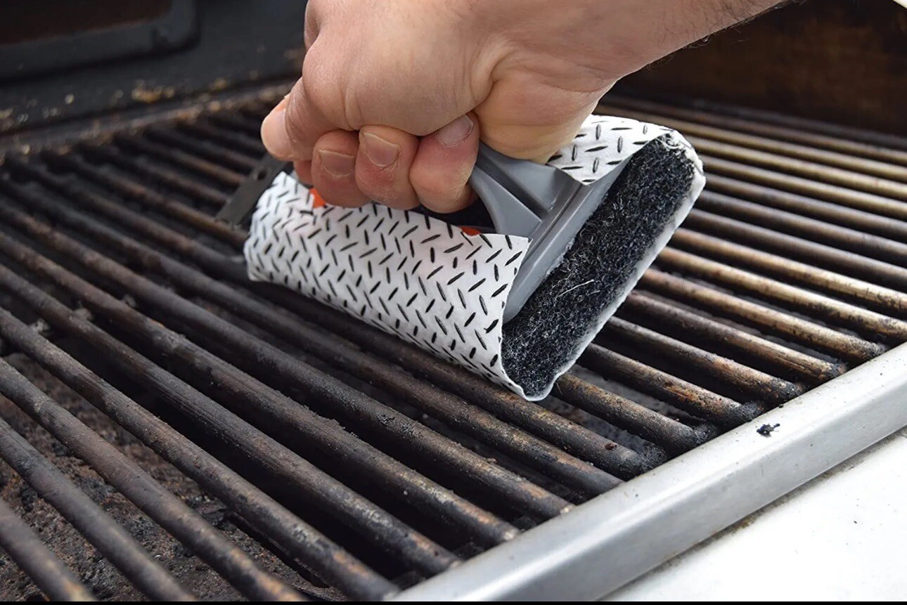 Q-swiper BBQ Grill Brush Cleaner Set - 1 With Scraper and 25 Cleaning ...