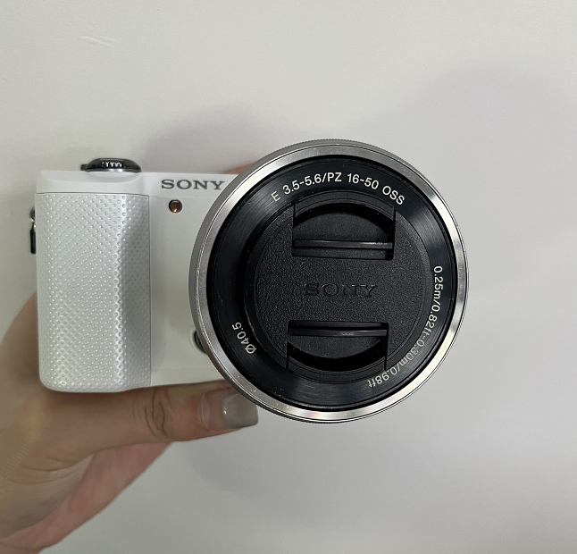 Sony Alpha a5000 Mirrorless Digital Camera White 16-50mm Lens w/Battery ...