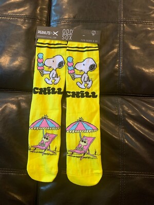 NWT MEN Large 6-13 ODD SOX PEANUTS SNOOPY WOODSTOCK Yellow Beach Ice ...