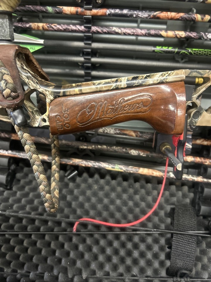 Mathews Heli-m RH Compound Bow With Case & Arrows | eBay