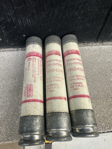 Lot of 3 Gould Shawmut TRS40R Fuses 40A 600V Dual Element Time Delay ...