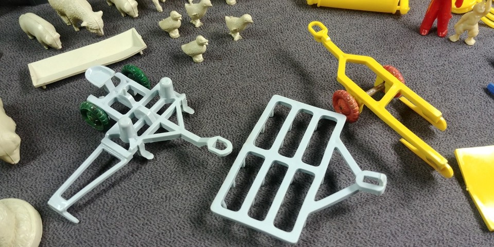 1950s Marx Farm Play Set Lazy Day Happi Time Barn Implement Animal ...