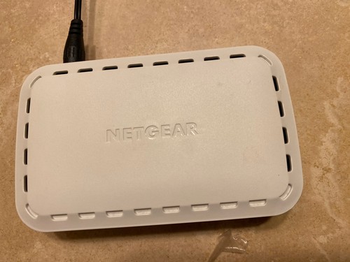 NETGEAR GS605V5 5-Port Gigabit Ethernet Switch & POWER SUPPLY | eBay