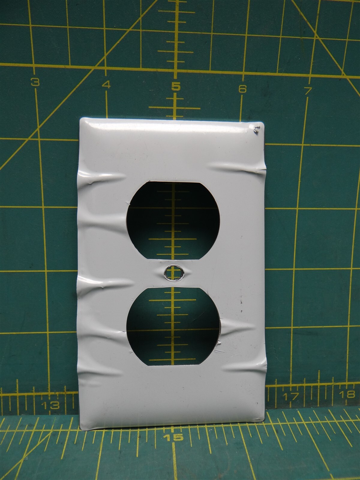 Hubbell SS8 Faceplate, 1-Gang Duplex, Wall Plate Stainless Steel Body ...