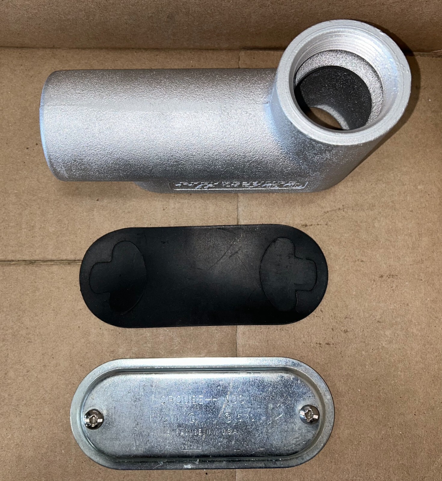 Eaton Crouse Hinds LB57 CG- LB Shape 1-1/2" Condulet Conduit Outlet ...