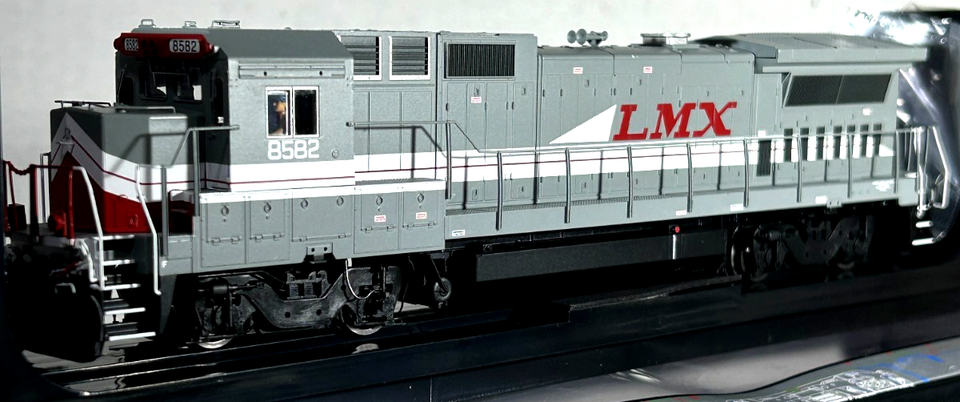 ATLAS MASTER SERIES HO SCALE DASH 8-39B LOCOMOTIVE LMX GE LEASING ...