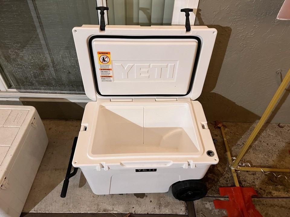YETI Wheeled Ice Chest Cooler White Plastic Heavy Duty Handle Drain ...
