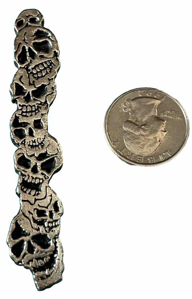VINTAGE METAL PILE OF SKULLS PIN BACK BUTTON BADGE BIKER VEST / BATTLE ...