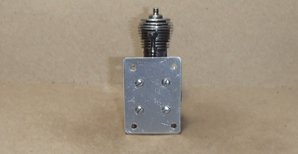 COX 049 "REINFORCED BACK PLATE" MODEL AIRPLANE ENGINE "the end of ...