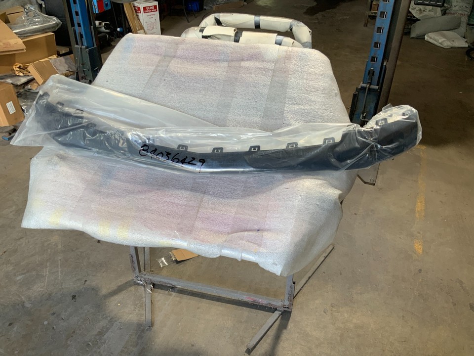 CADILLAC XT4 FRONT BUMPER FASCIA SKID PLATE GM 84036429 | eBay