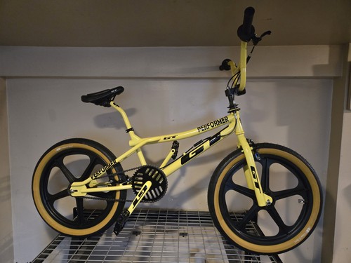 Custom 98 GT PERFORMER FREESTYLE BMX Mid School Yellow Powder coat Dyno ...