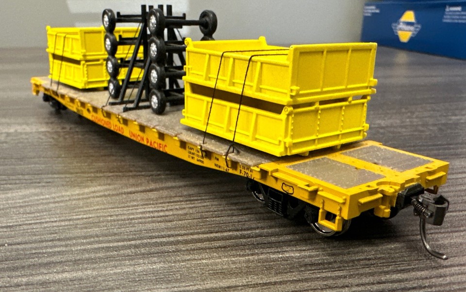 HO Scale Flat Car w/ Trailer Load w/Kadee Couplers Cushioned Load UP | eBay