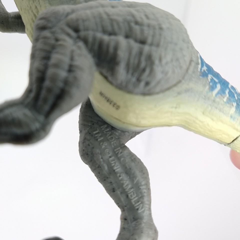 2017 Jurassic Park World Battle Damage BLUE Velociraptor Dinosaur ...